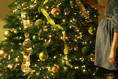 Decorating the tree - Say Yes