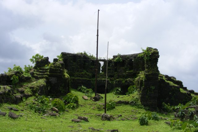 महाराष्ट्रातील किल्ले....: TaLagad