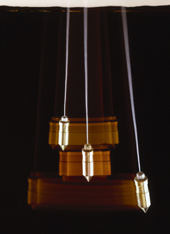 Pagan Metaphysics: Relations, Objects and Pendulum Swings