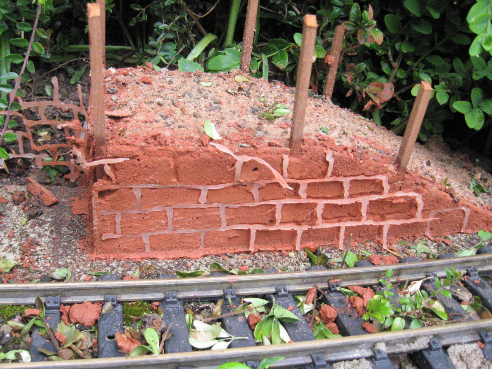 Peckforton Light Railway: How I cast cattle/loading docks from concrete
