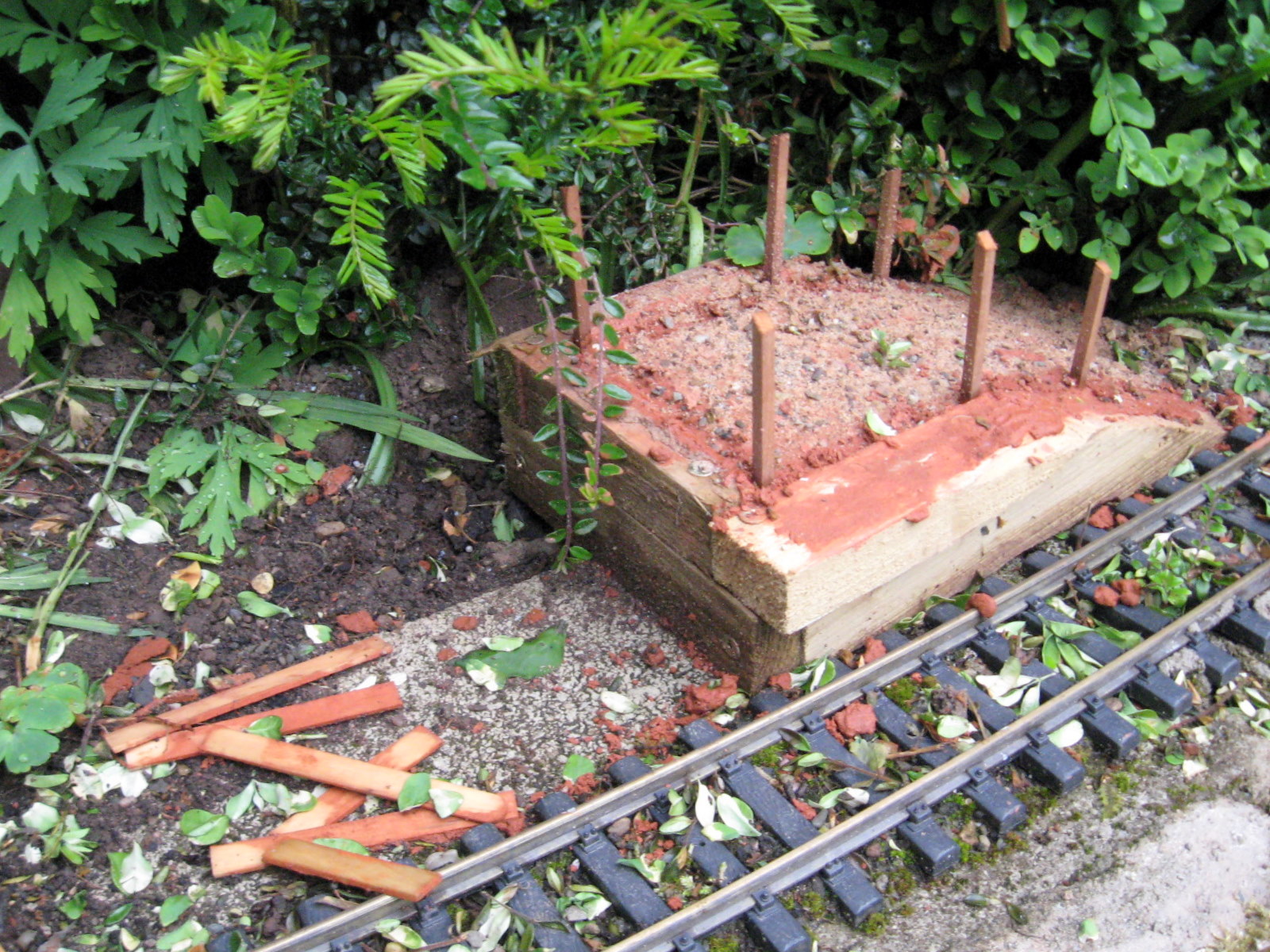 Peckforton Light Railway: How I cast cattle/loading docks from concrete