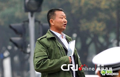 Funny Free Pics: A Crazy Chinese Man