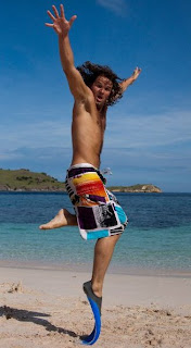 one red paperclip - Kyle MacDonald: About Kyle