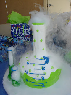 Denise's Délices*: Science Experiment Cake