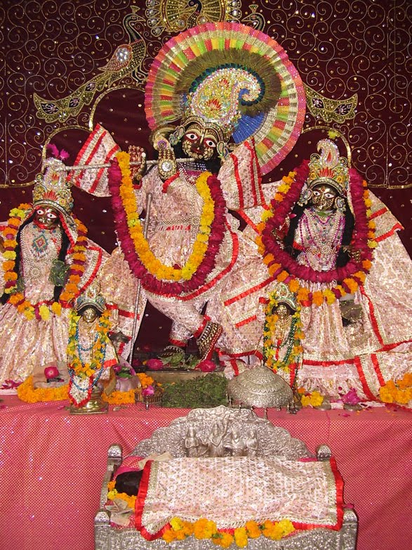 satya's wonderings: Day One--Sri Sri Radha Damodara Mandir