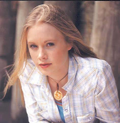 Henshin Grid: Attractive Actress: Sally Martin