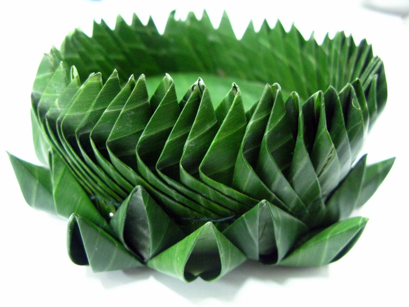 TANGCANCOOK: BANANA LEAF WEAVING