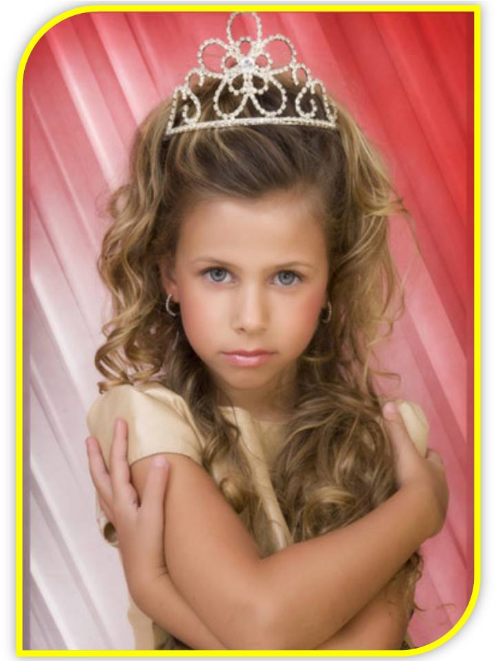 MISS HILTON: A BRASILEIRA NATÁLIA STANGHERLIN, É A MINI MISS MUNDO.