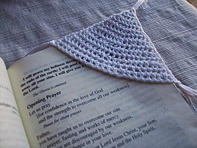 Crocheted Corner Bookmark | Little House in the Suburbs