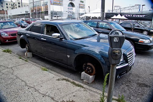 NEW YORK MINDED: NEW YORK NEW YORK AS I REMEMBER IT, CARS GETTING LEFT ...