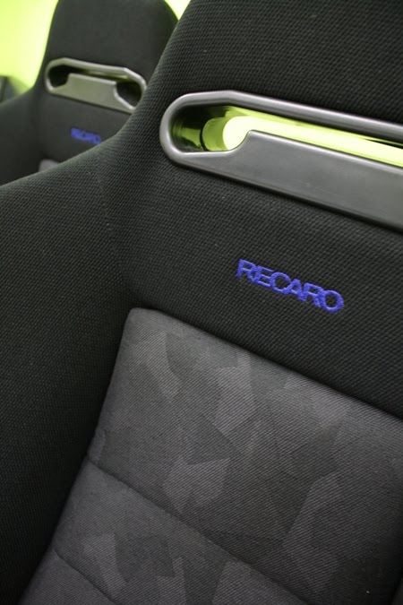 Dingz Garage: Seat Recaro SR3 with New Original Fabric