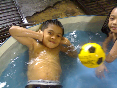 Nirro Solitario Salva: April 2009