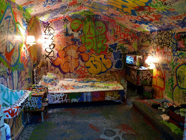 artzeroes: Tilt Graffiti