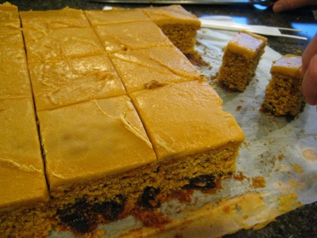 Lovely Wee Days: thursday baking - cappuccino date slice