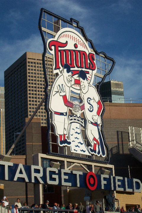 JRB Sports Scribe: Twins top Royals on beautiful night of baseball at ...
