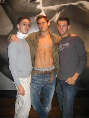 ALPHAMAG: GALLERY//ABERCROMBIE & FITCH STORE GREETERS