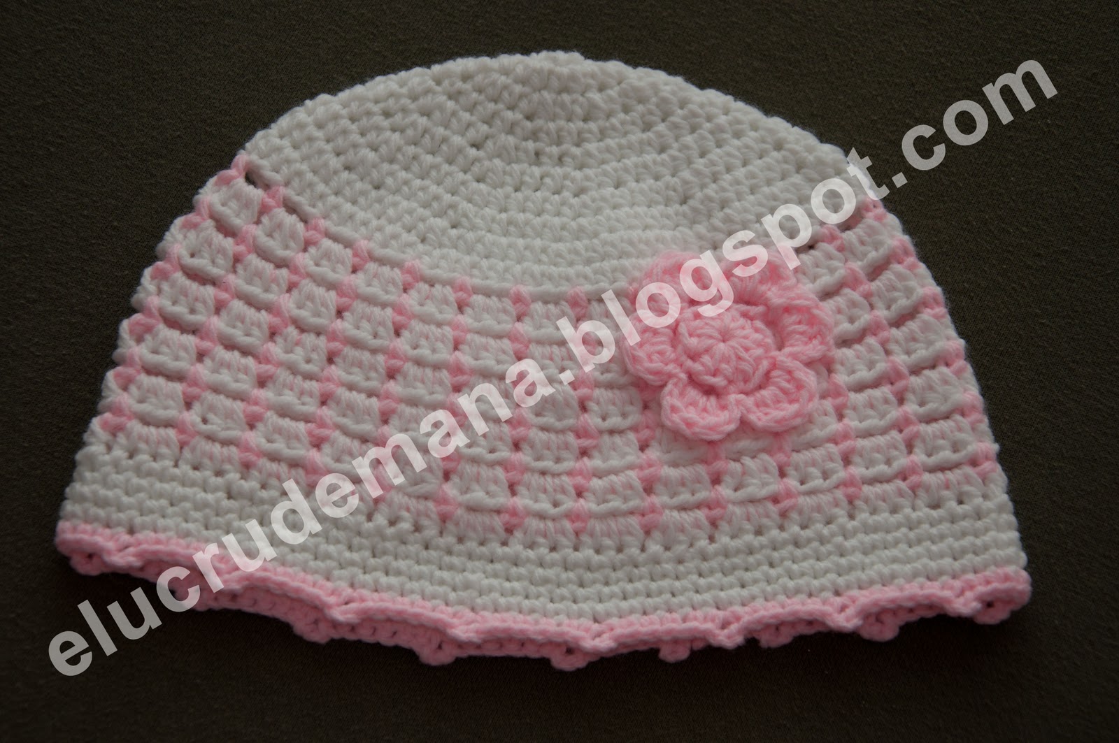 eLucru de mana: caciula crosetata "Roz cu Alb"