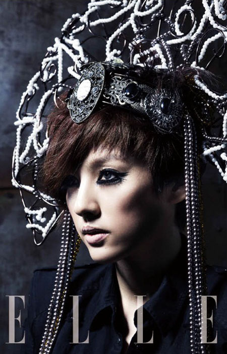 StarsBuz: Lee Hyori shows her exotic charms for Elle