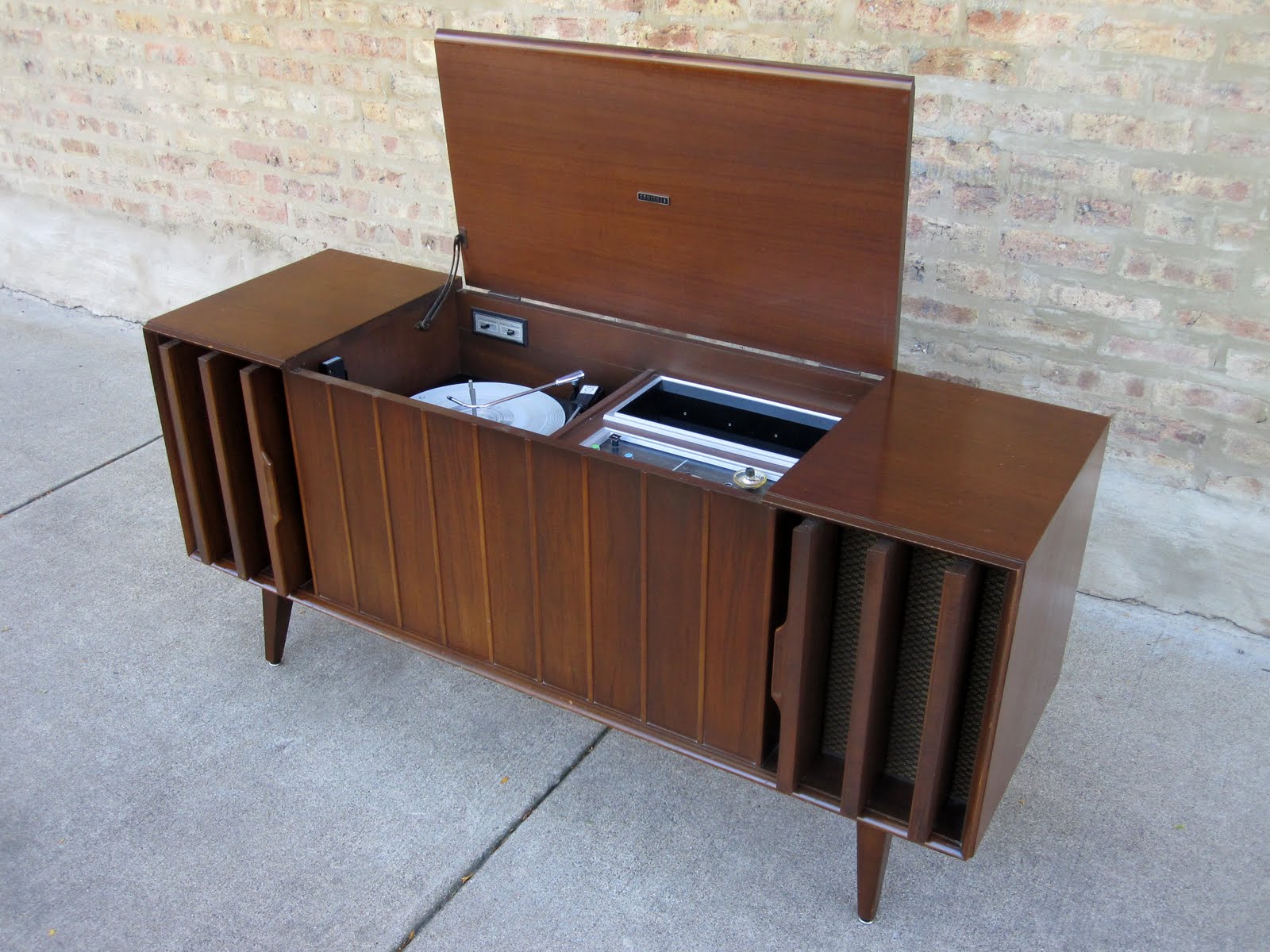 circa midcentury: 'zenith' mid century hifi