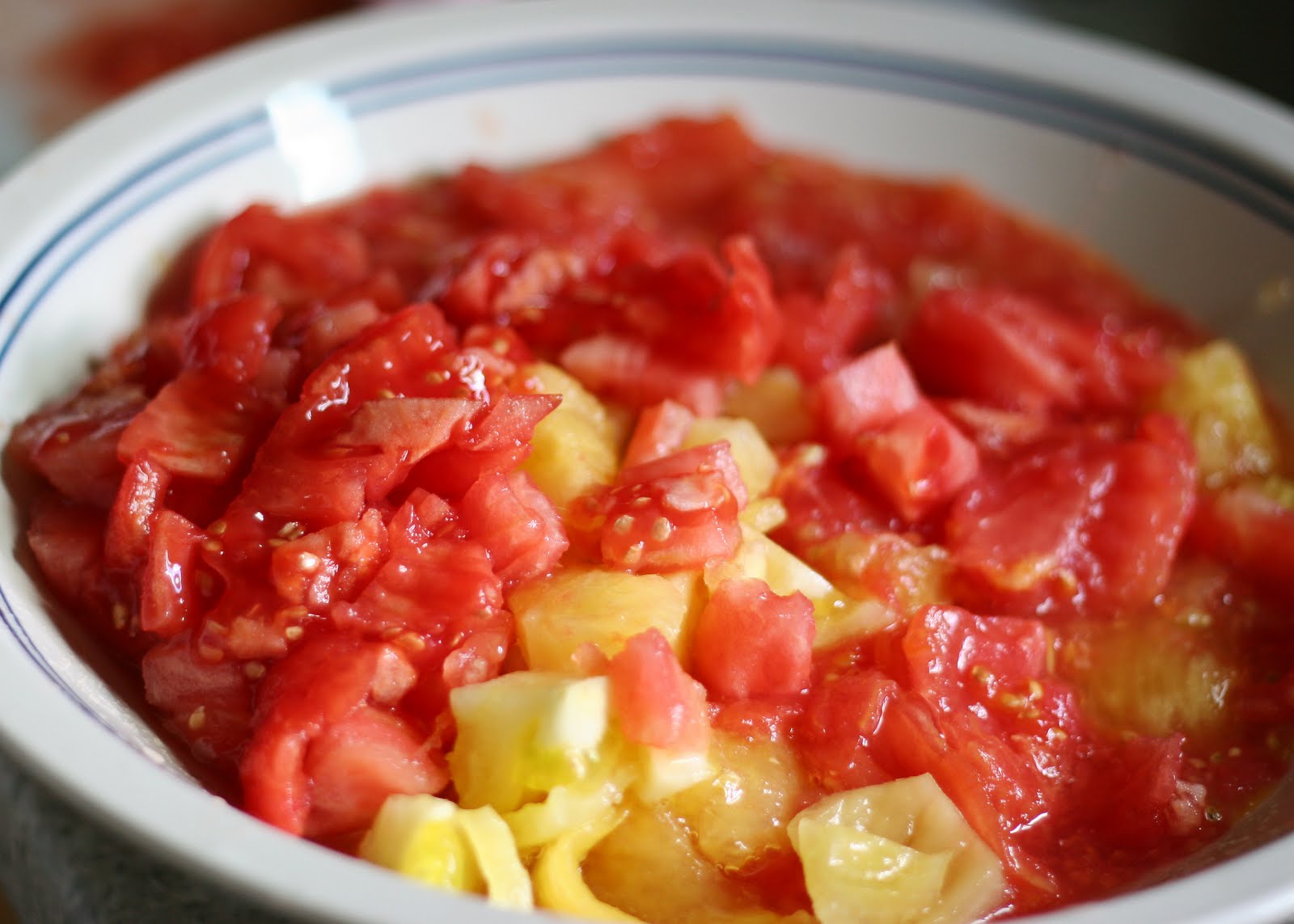 Sweet Cheeks in the Kitchen.: Tomato Overload
