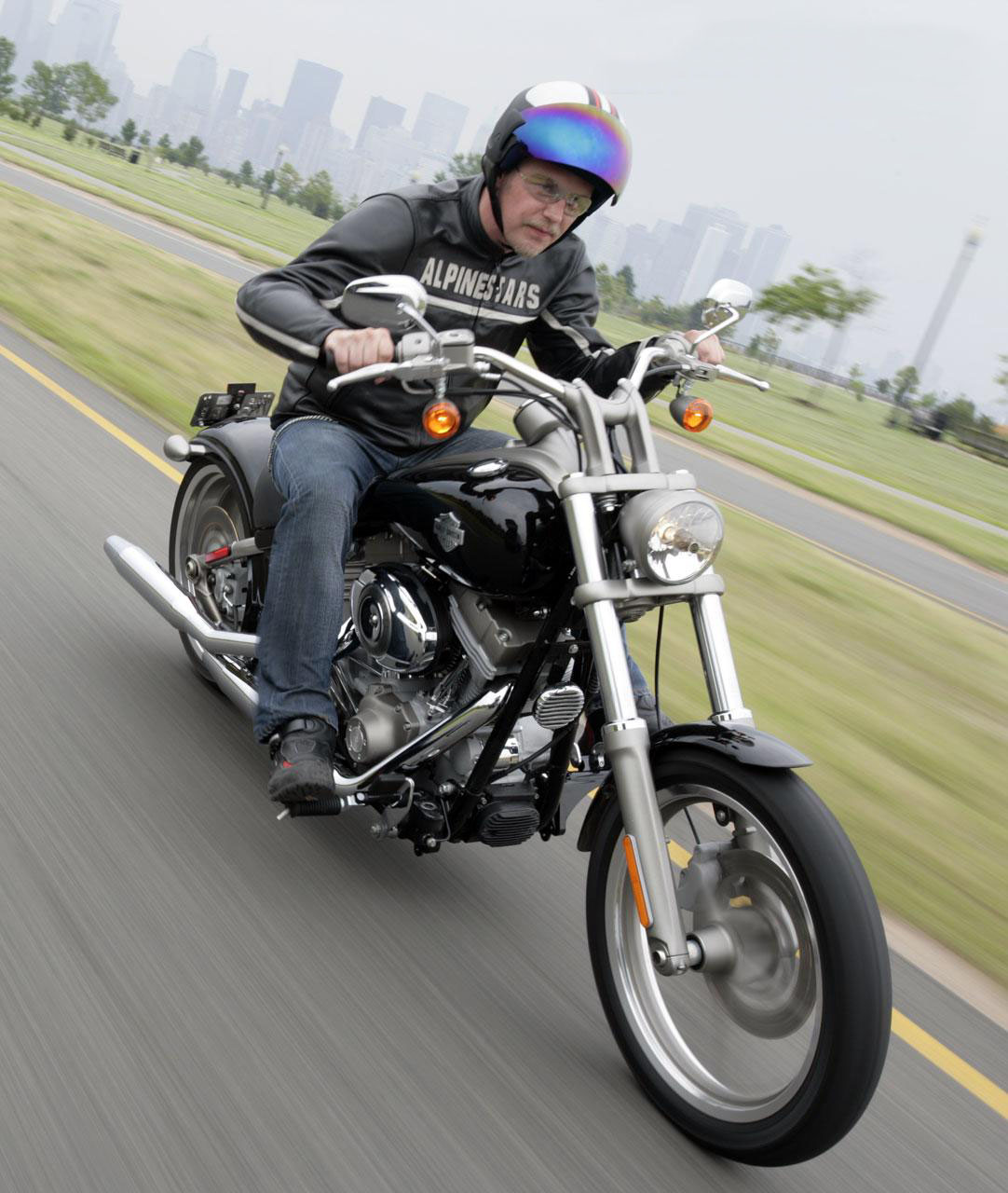 Extreme Machines.: Harley Davidson:Rocker C Review.