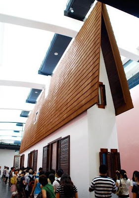 Το πιο στενό σπίτι του κόσμου / The narrowest house in the world - Η ...