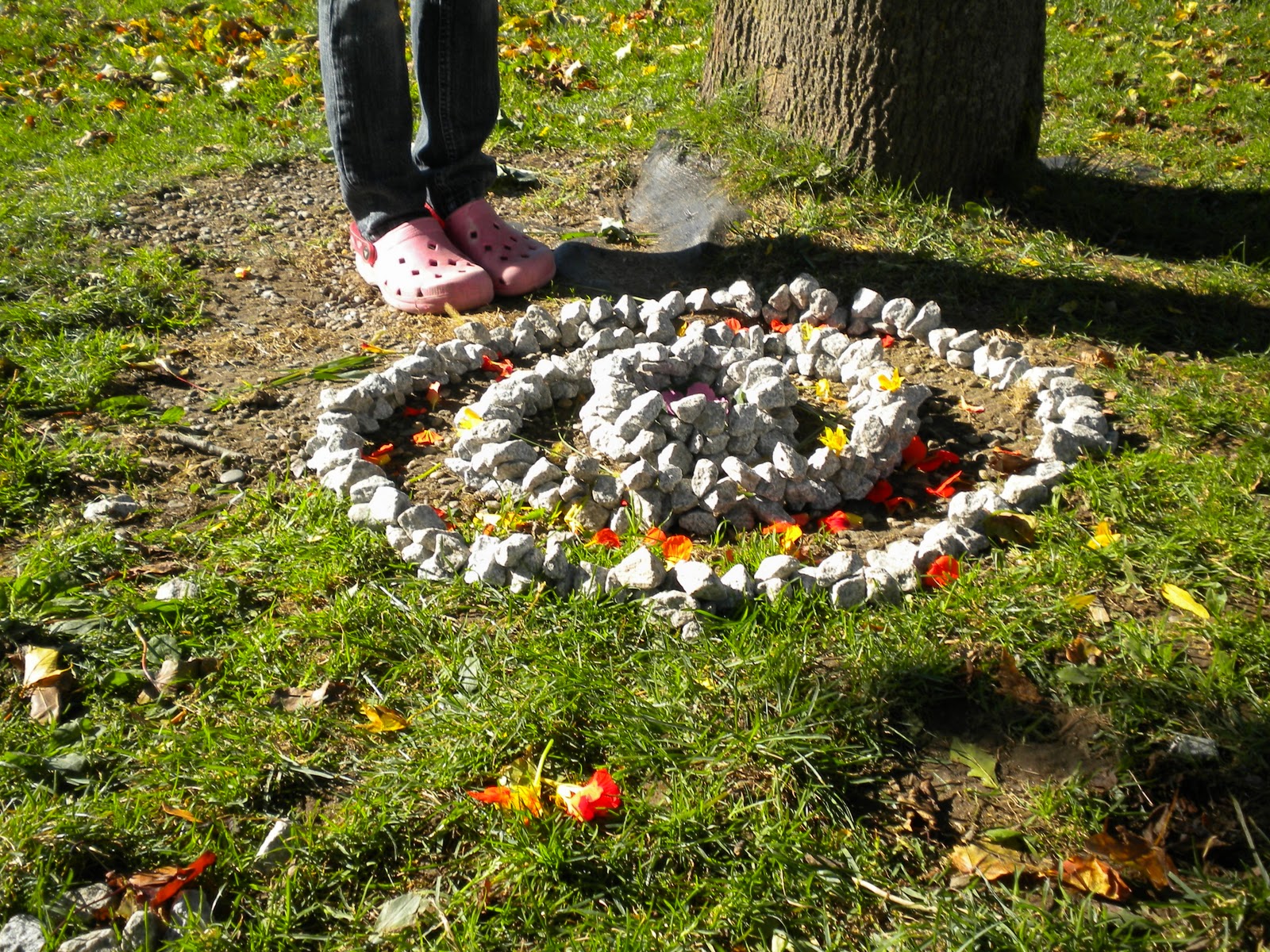 Waitsfield Elementary Art: More Andy Goldsworthy-inspired Nature Art