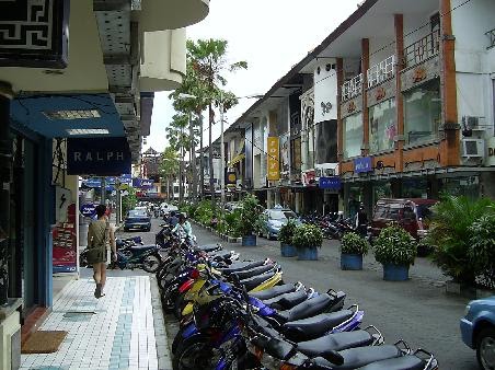 Overseas Tourist Attraction: Kuta Square Shopping Center