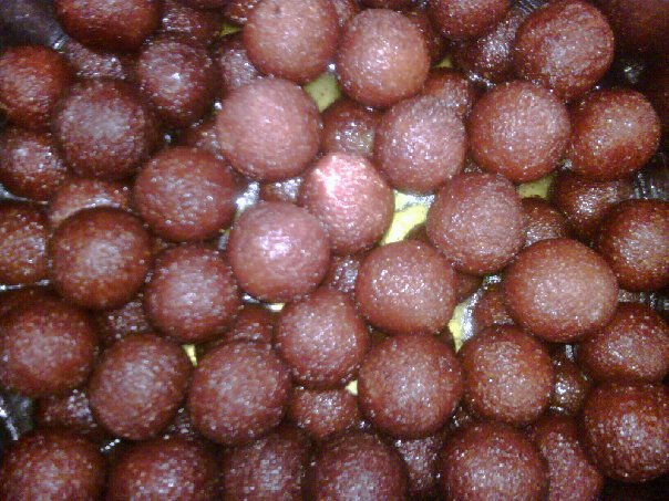 Deewani's Delights!: Badam-Pista Gulab Jambu (Gulab Jamun)