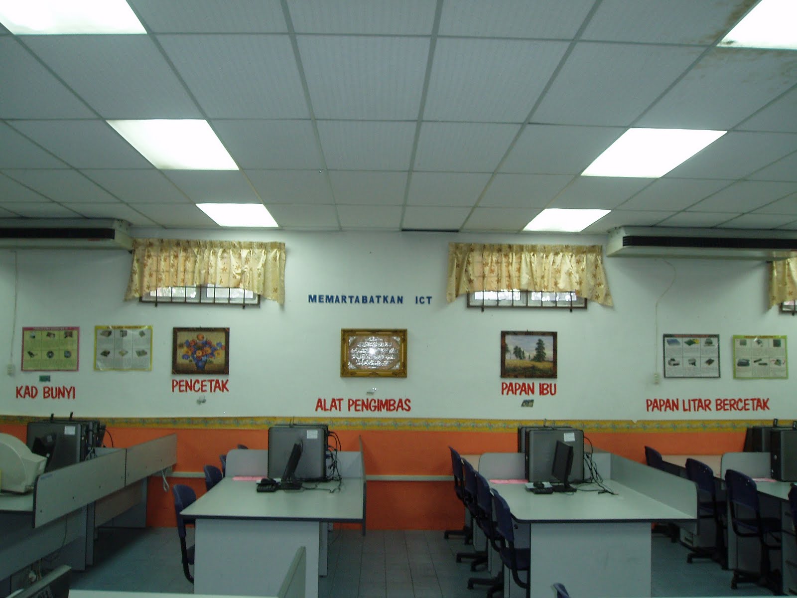 Makmal Komputer ~ ICT SK JAWI