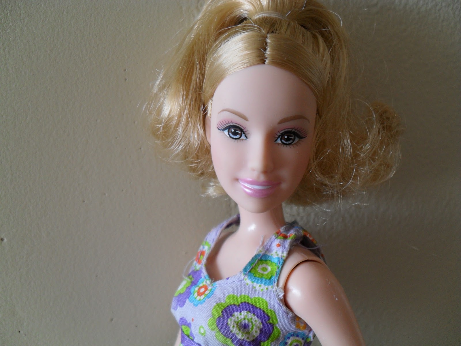 My Barbies: Barbie pink legs