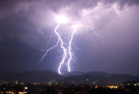 Donder en Bliksem: Hoe ontstaat er bliksem?