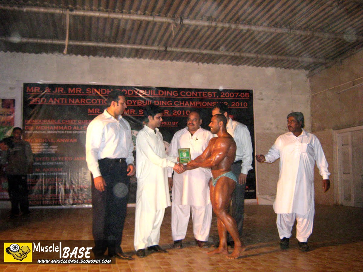 Mr Sindh Contest 2010 | Fida Balouch Guest Posing At Mr Sindh Contest ...