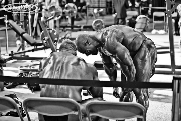 IFBB Professional Boybuilders Training In Golgs Gym | Phill Heath ...