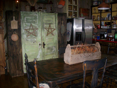 raggedy angel: Come Sit A Spell In My Kitchen