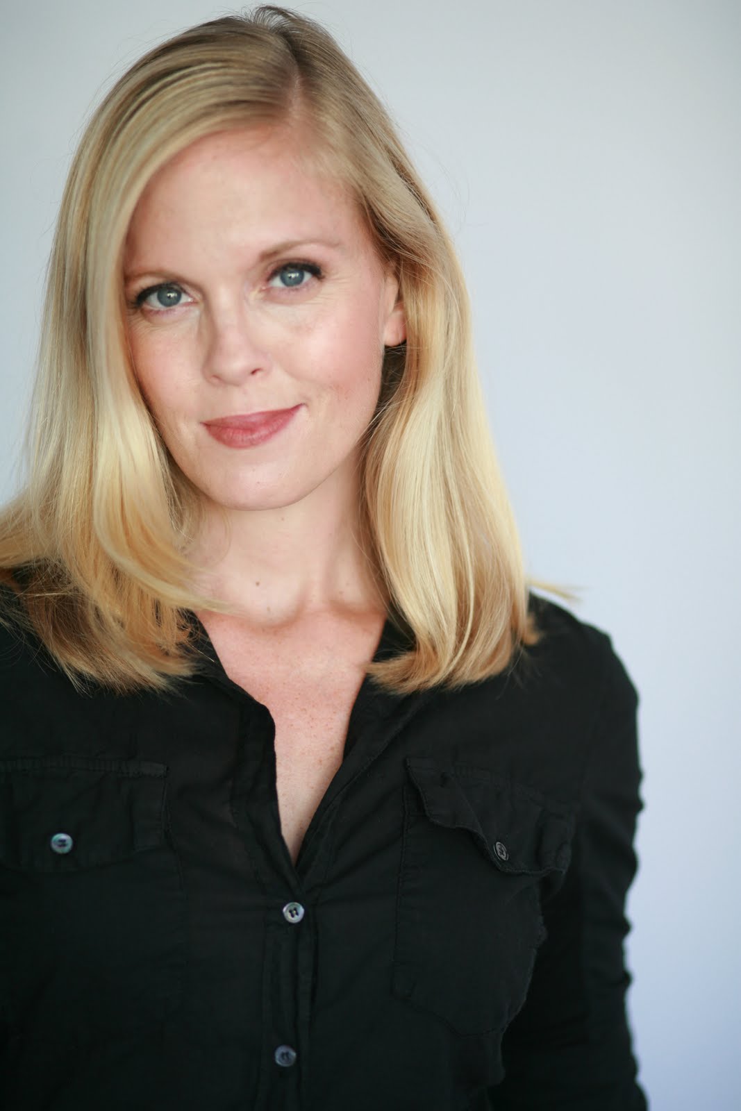 beth shea acting out: May 2010