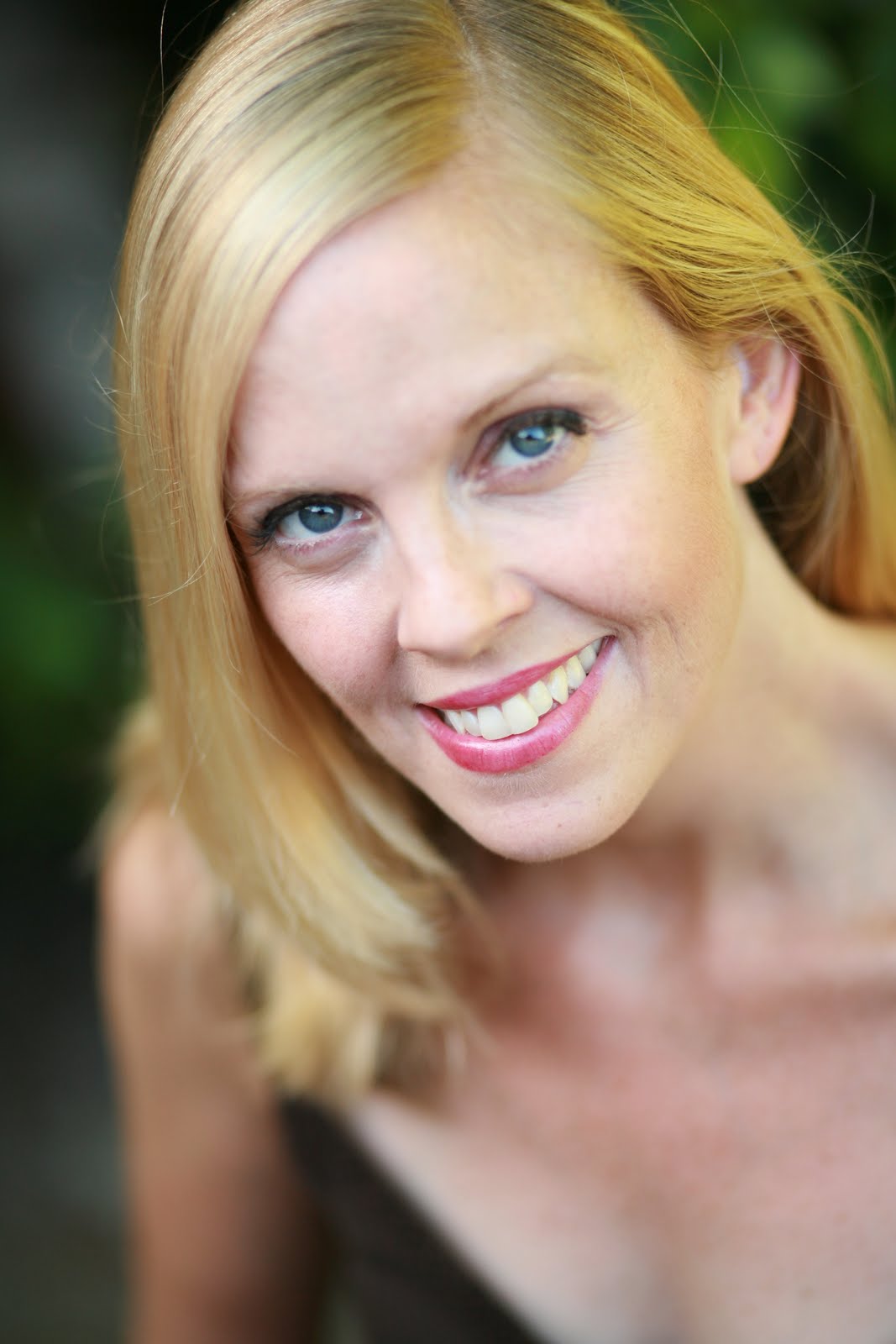 beth shea acting out: May 2010