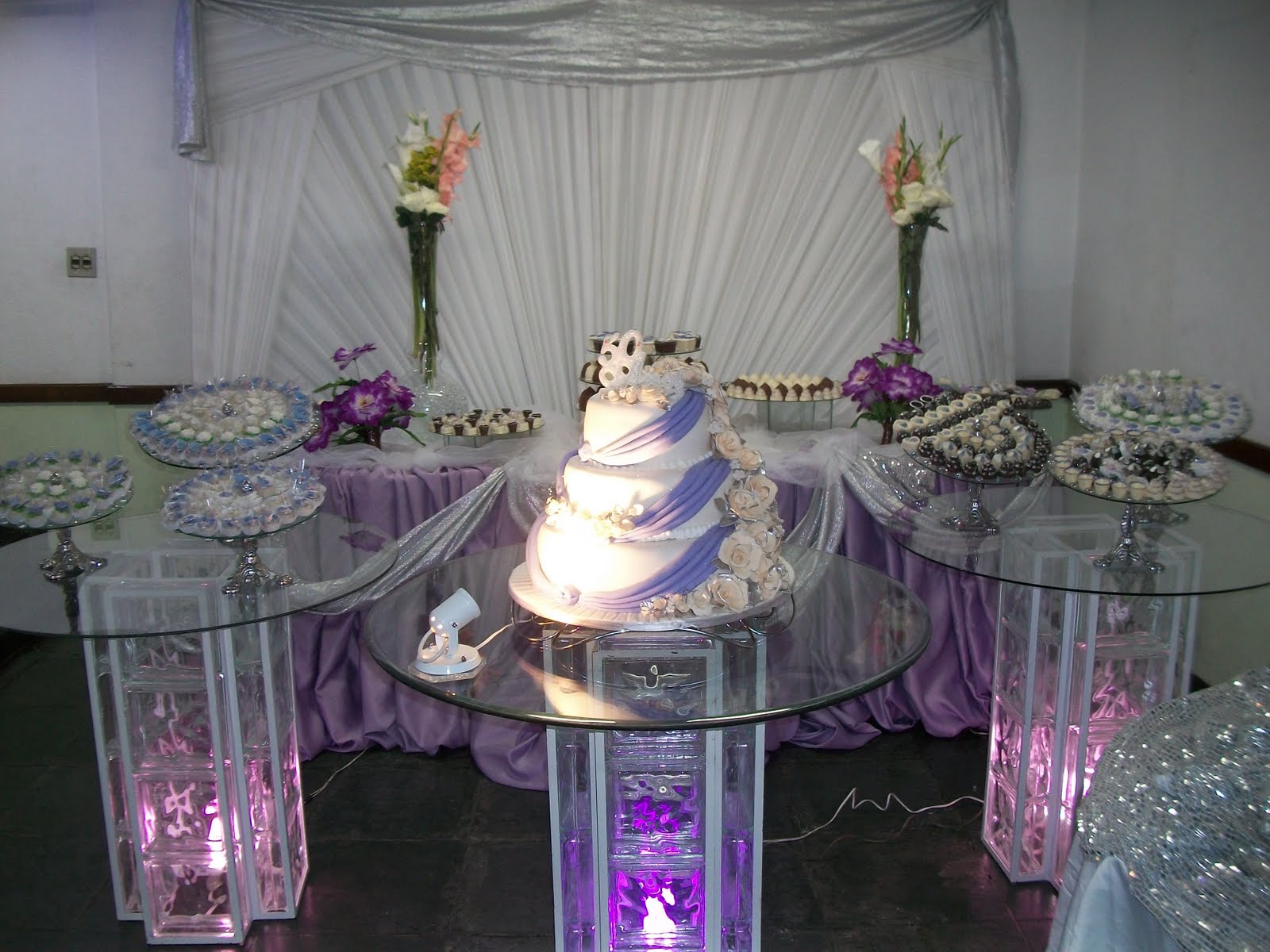 REGINA FESTAS BUFFET: REGINA FESTAS