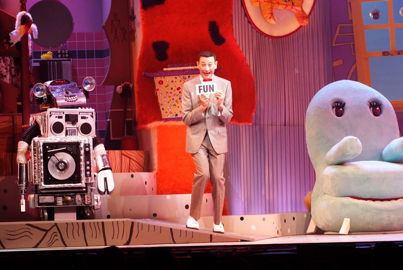 Reflections in the Light: Theater Review: The Pee-wee Herman Show
