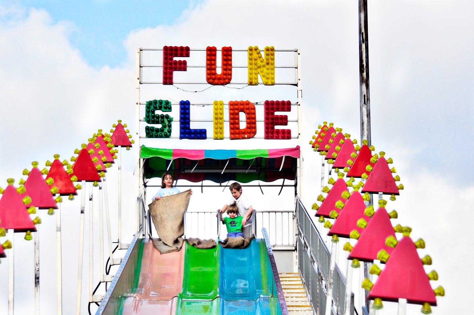 3monkeysjumping: 117/365 Fun Slide