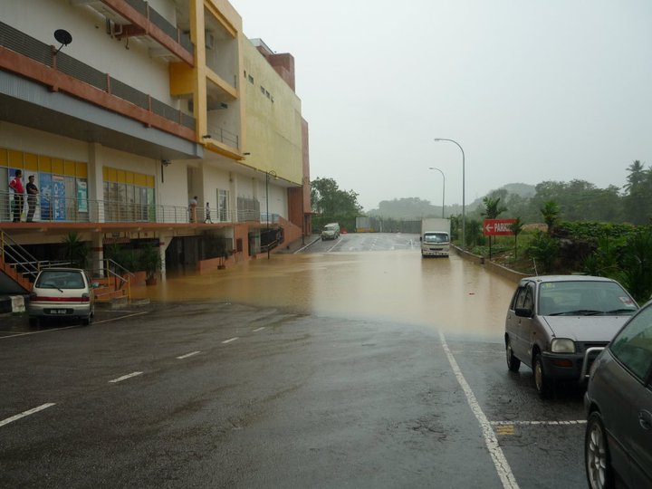 旋律之旅: Bahau Kiara Square Flood