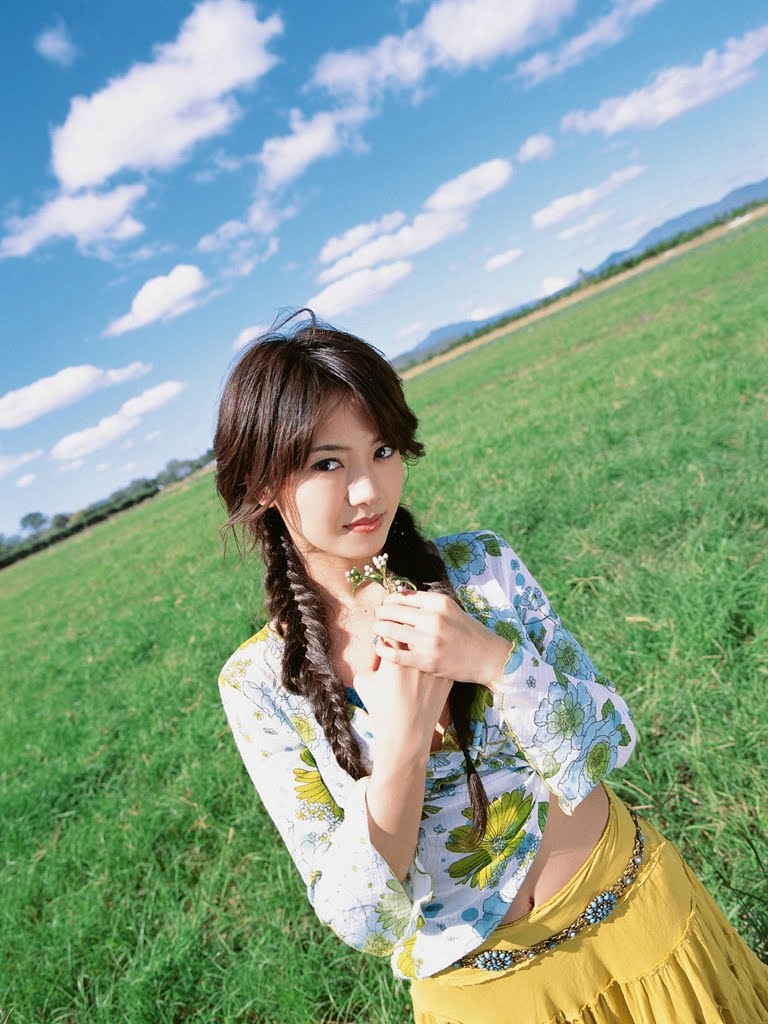 Yu Hasabe in various action | japanese girls 2011