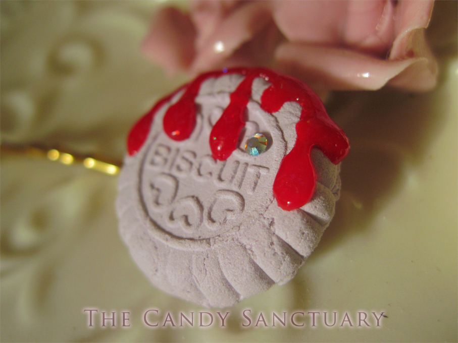 Kai Oceans: Sweet pastel Biscuit cookie hair pin