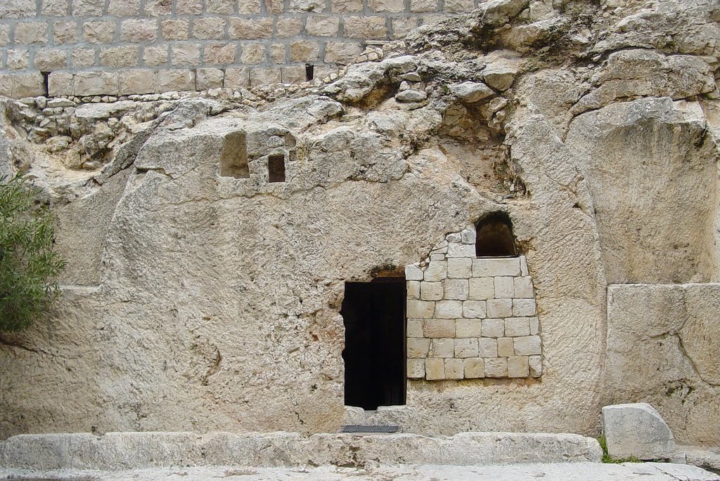 Life...or a reasonable facsimile thereof: The Empty Tomb