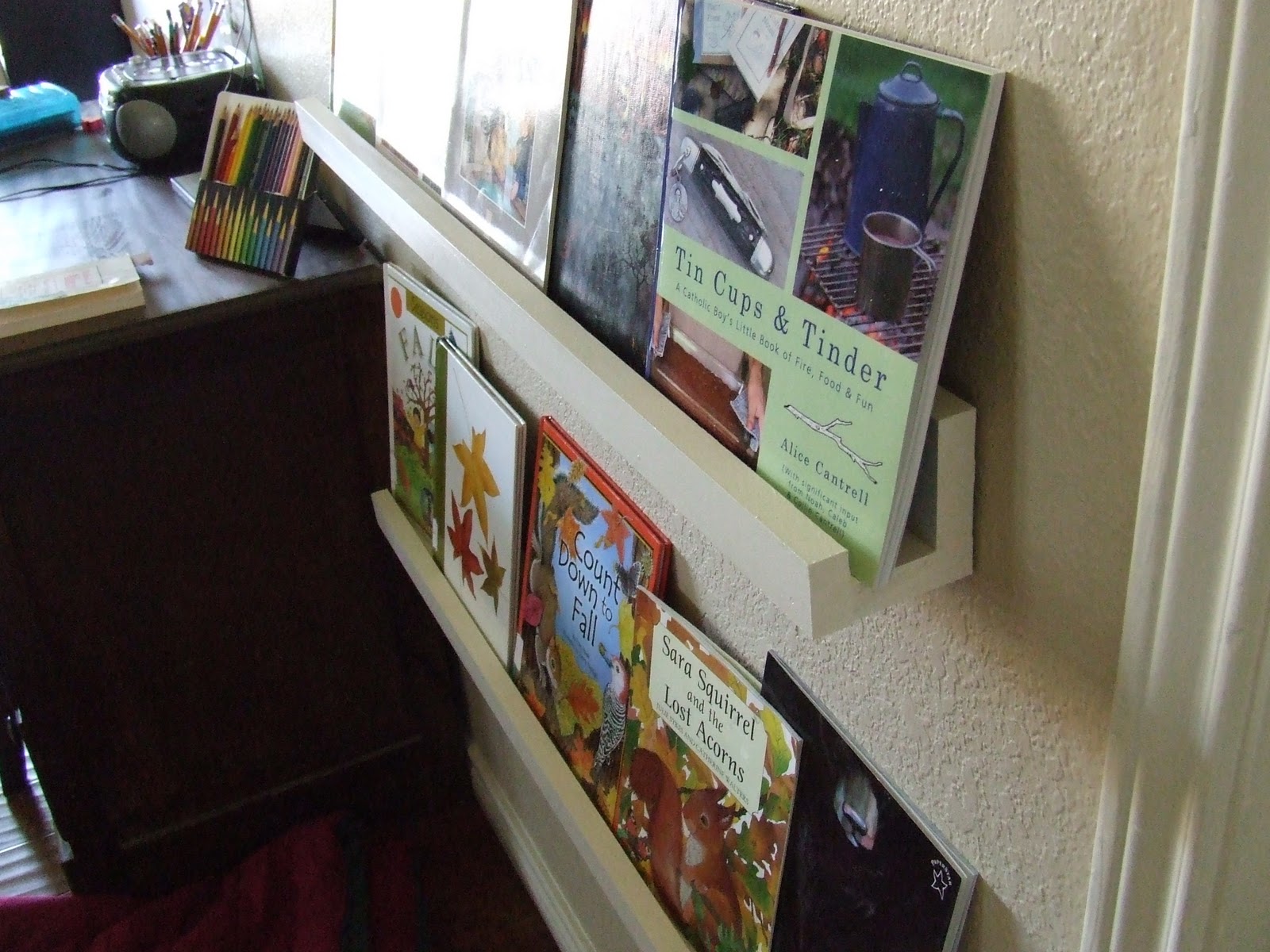 Waltzing Matilda: HOMEMADE Book Display Shelves