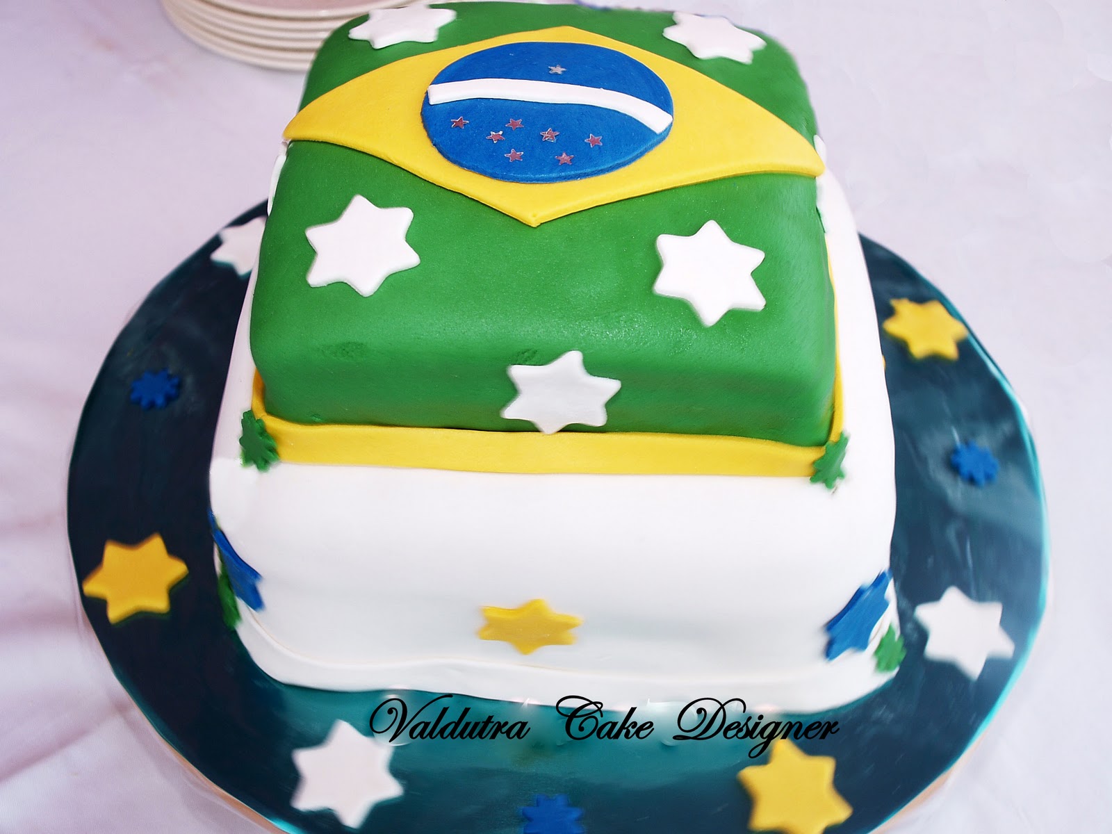 Val Dutra Cake Designer: Cumpleaños de mi marido Junior, tarta Brasil