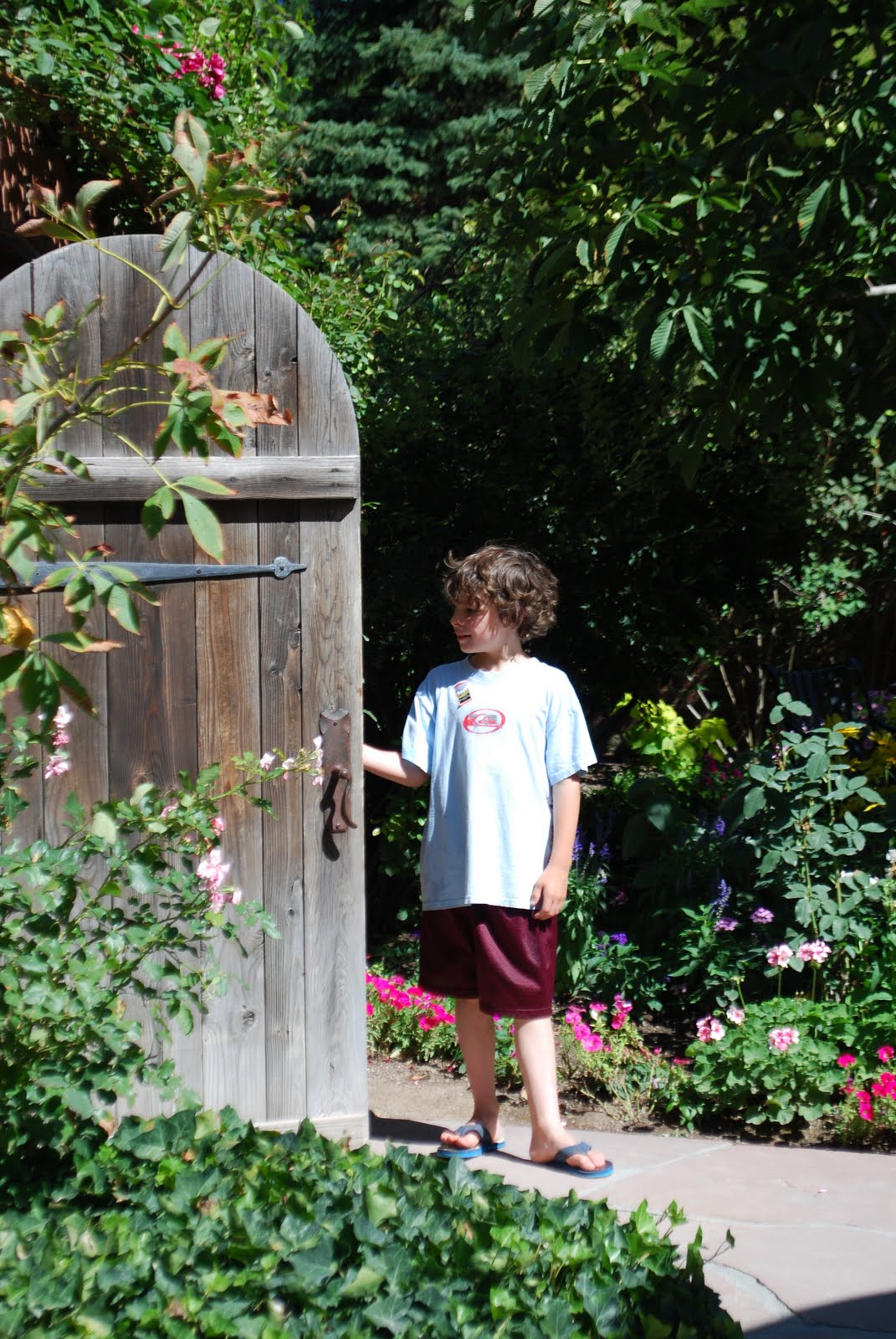 "Isabelle Thornton" Le Chateau des Fleurs: The secret Garden