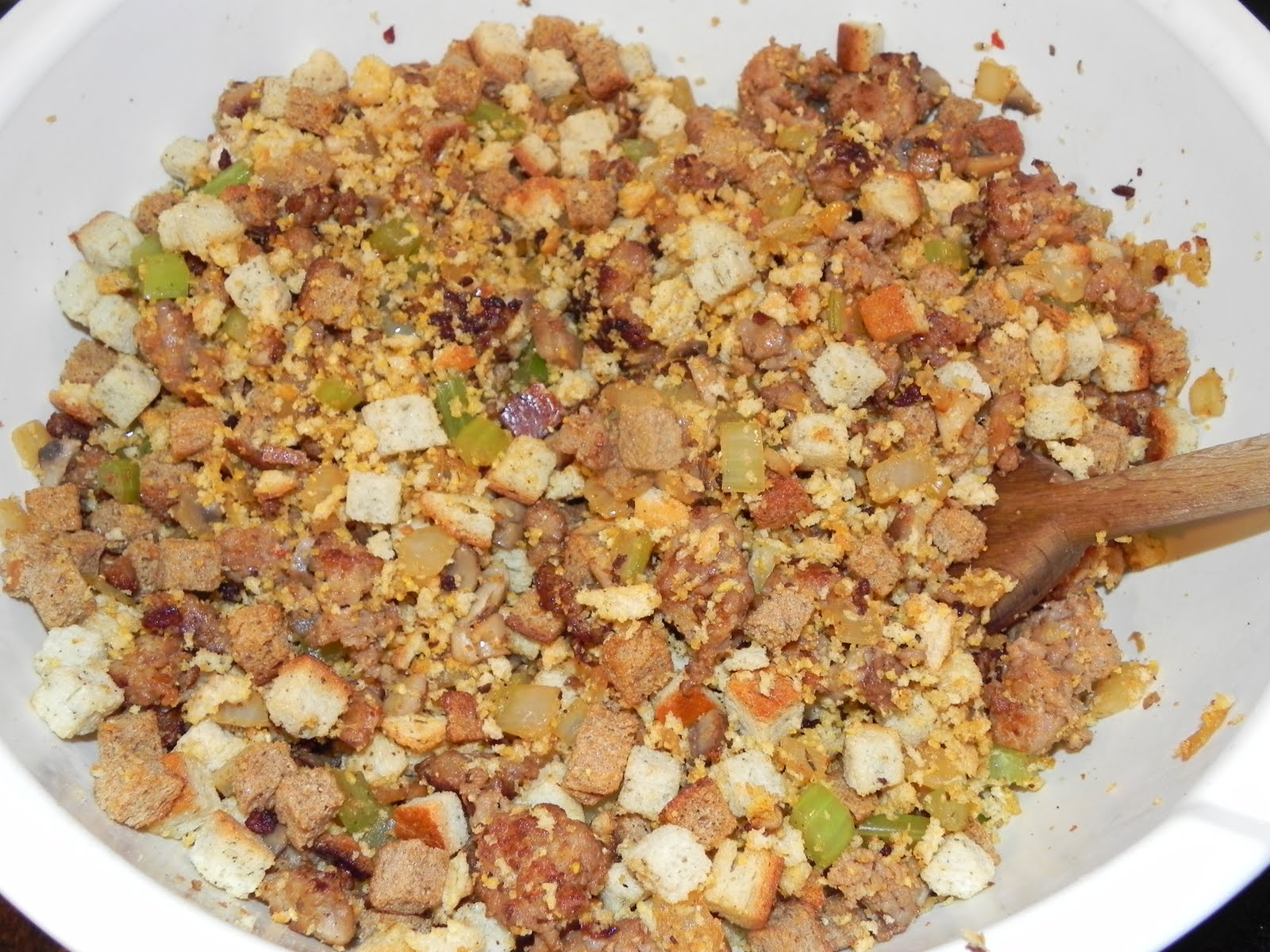 Farrah's Food Adventures: Spicy Sausage Stuffing