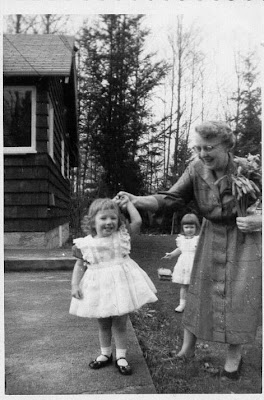 Betty's Boneyard Genealogy Blog: Sentimental Sunday: Easter Memories