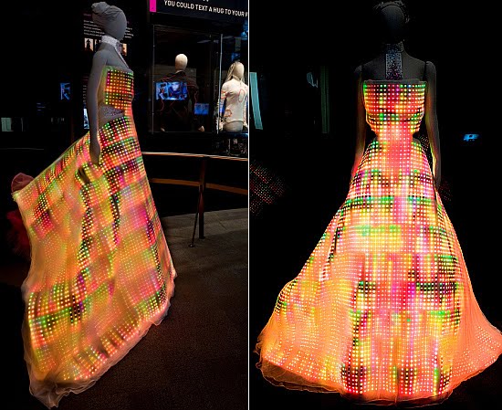 Lifestyle Cafe: Top 15 High Tech Dresses Drape Extreme Geeks